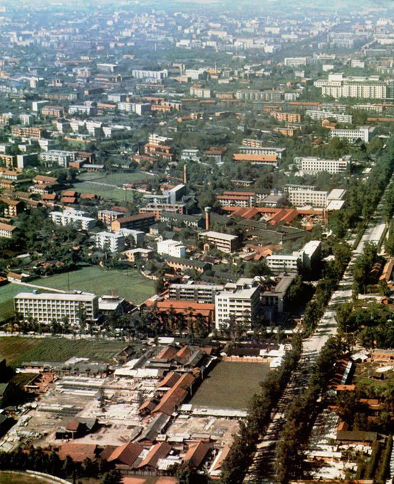 Old photos: Chengdu in the 1980s, the hot and enthusiastic old movies ...
