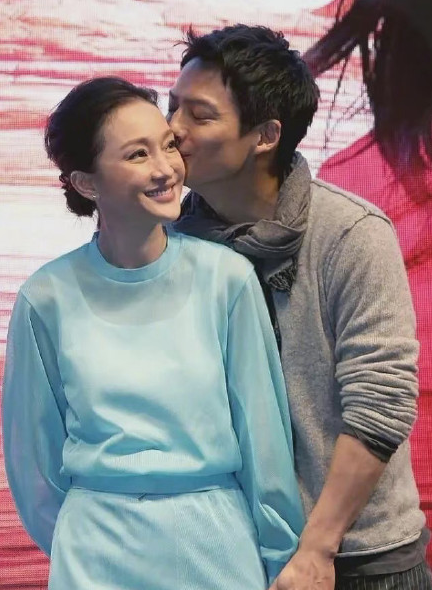 Zhou Xun’s husband’s kissing photos leaked, Xinhuan hit the baby ...