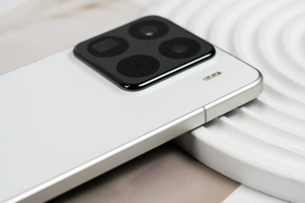 小米坚决清仓，16GB+512GB跌价1800元，6100mAh+IP68+2K旗舰屏