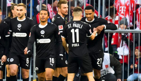 3-1！3-2！足坛刺激一夜：拜仁、曼城双双补时绝杀，巴萨险胜保级队