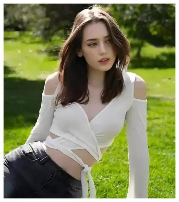 欧美顶级超模：Mary Amber，颜值与魅力的完美交融