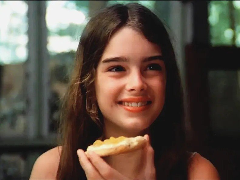 The "most beautiful girl" who astounded the world, played in a large ...