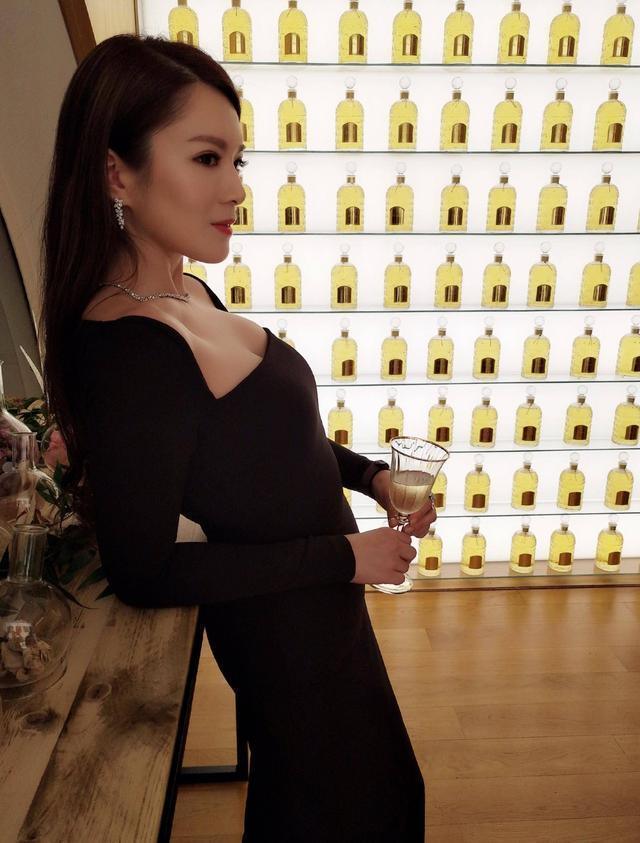 Gou Yunhui, who was sick from the scandal with Aaron Kwok, is now back ...