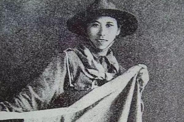 "Eight Hundred": The flag on the four-row warehouse was not sent by ...