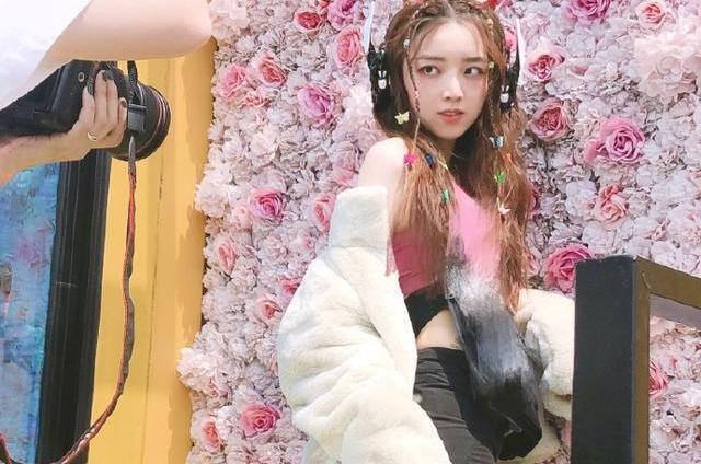 After breaking up, Yu Shuang turned on the unrestrained mode and took N ...