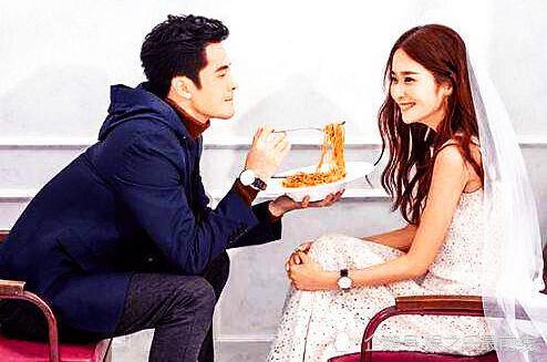 The good man Fu Xinbo makes delicious food for his wife Ying Er, and ...