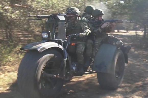 Can the tricycle be used for military use? Self-developed and used in ...