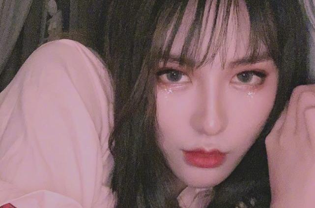 Yang Fuyu appeared in a wedding dress, but was snatched by the "swan ...