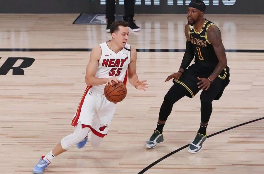 35+12+11! Tired and paralyzed on the sidelines, the Lakers wanted a ...