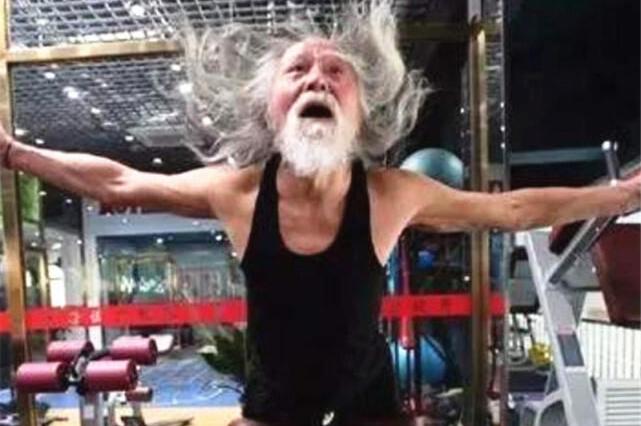 Known as "China's most handsome old man", 84-year-old with a muscular ...