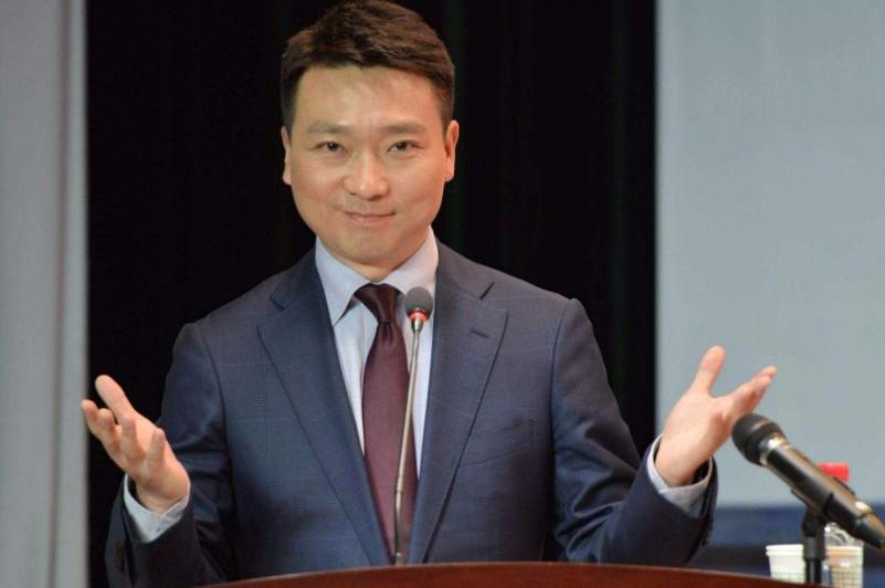 Kang Hui created a 22-minute long oral broadcast record! Tired to the ...