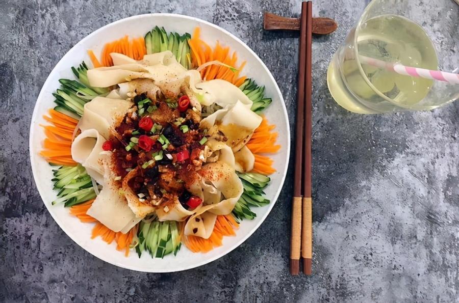 Use simple ingredients to make delicious food, Shaanxi’s authentic oily ...
